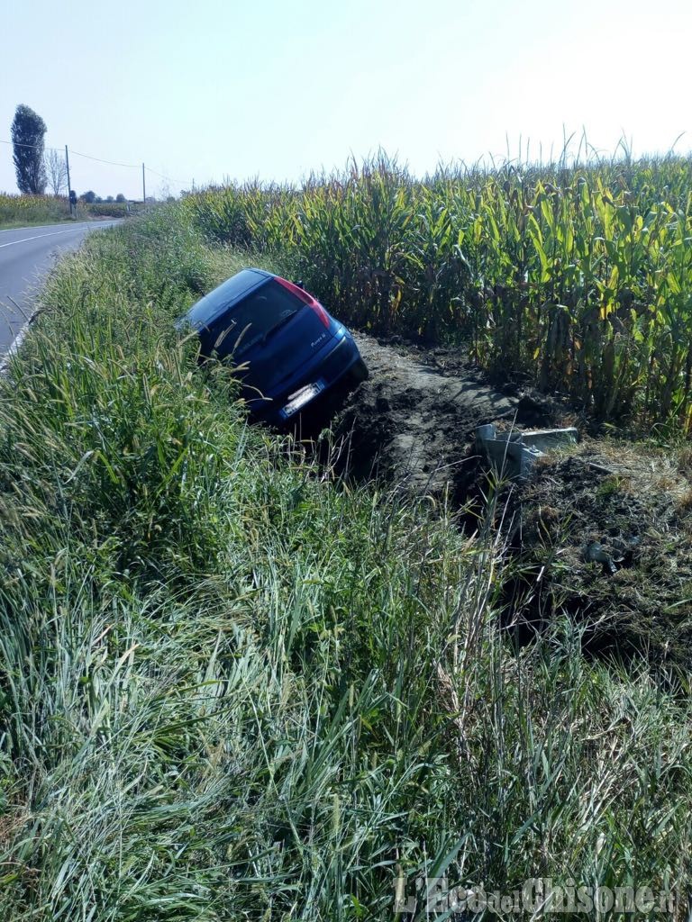 Vigone: auto fuori strada, bimba di otto anni in elisoccorso all ... Vigone: auto fuori strada, bimba di otto anni in elisoccorso all ...